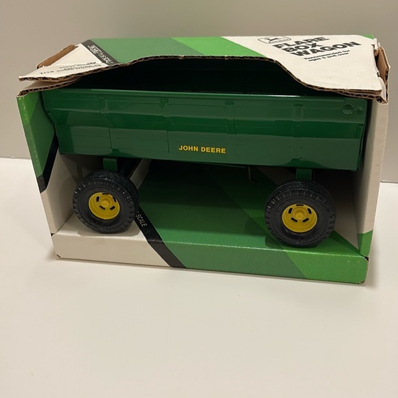 ERTL | Toys | Ertl John Deere Flare Box Wagon Item 529 16 Scale ...